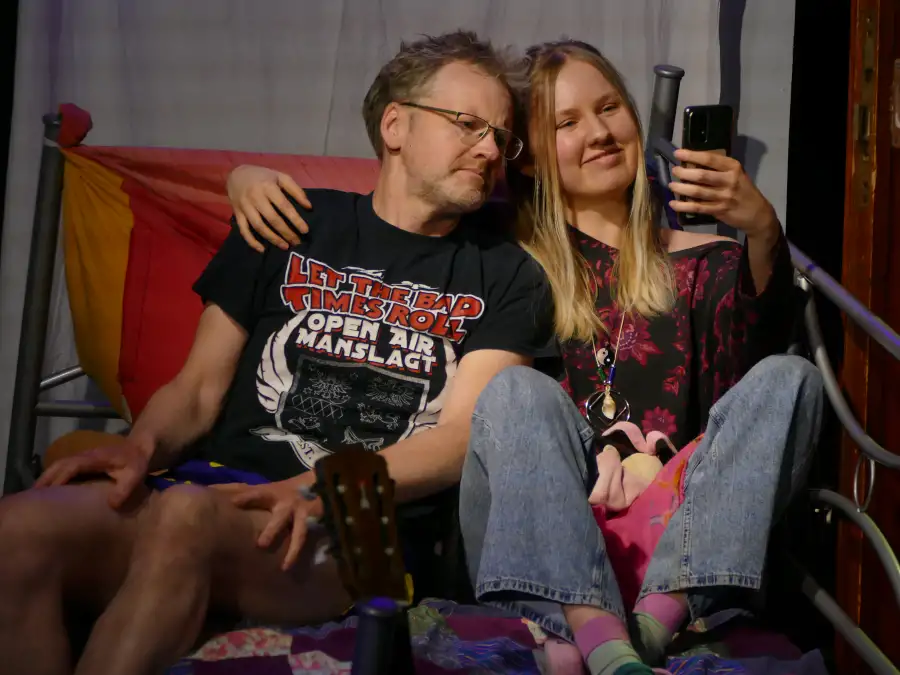 „Watt'n Theater“ Krummhörn: Ensemble liefert mit „Like You“ starke ...