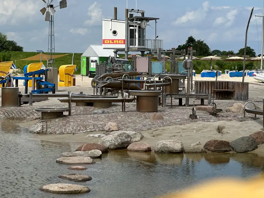 Nordsee-Lagune Burhave in Butjadingen öffnet am Freitag nach Arbeiten ...