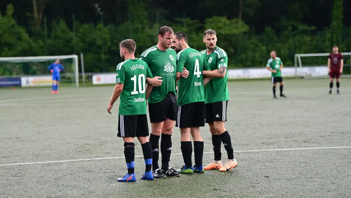 Fußball in Tettens: FSV Jever kämpft im Derby gegen SG Wangerland/Hooksiel um Platz vier