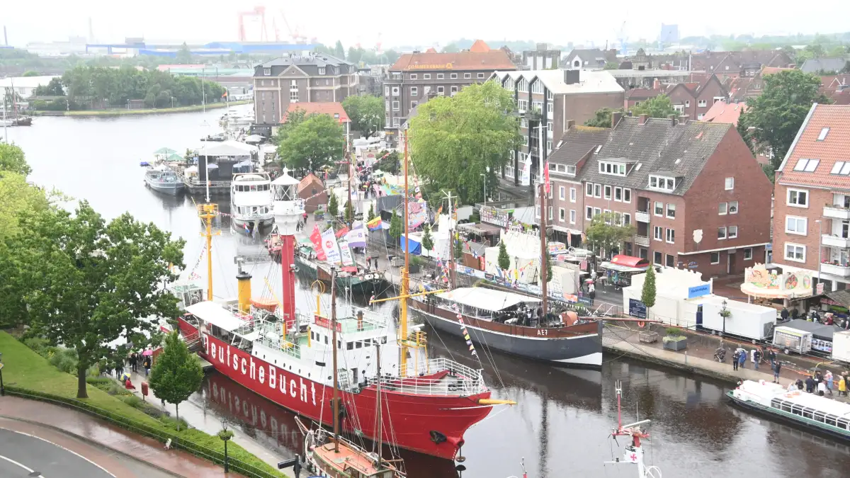 Fahre Emden Delfzijl