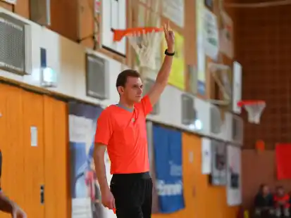 Neue Schiedsrichterregel im Fußball: Meinungen aus Friesland zur EM 2024