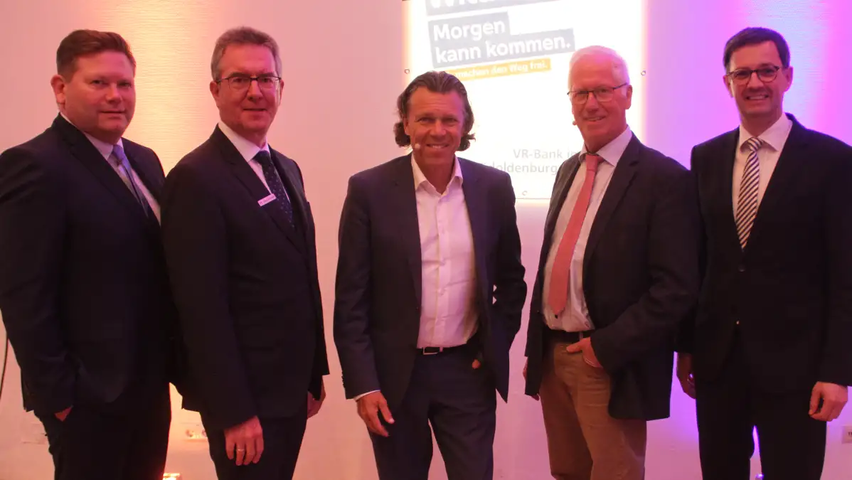 VR-Bank in Südoldenburg: Bankvorstand Jürgen Fuhler kann auf ...