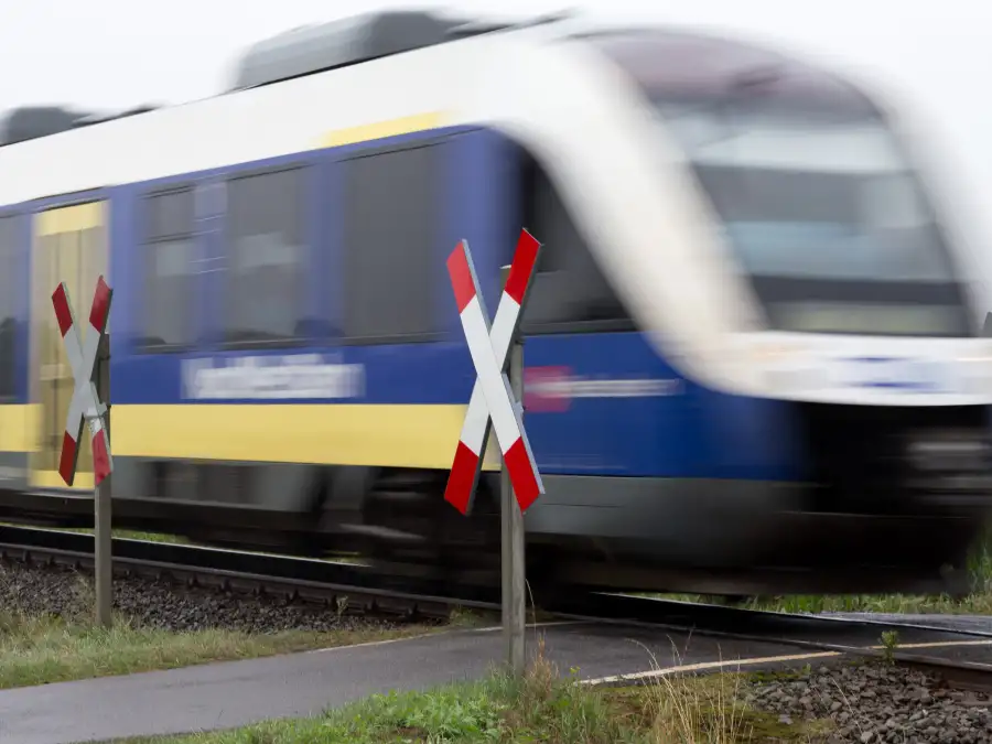 Nordwestbahn muss auf Bahnstrecke von Osnabrück nach Oldenburg halten ...