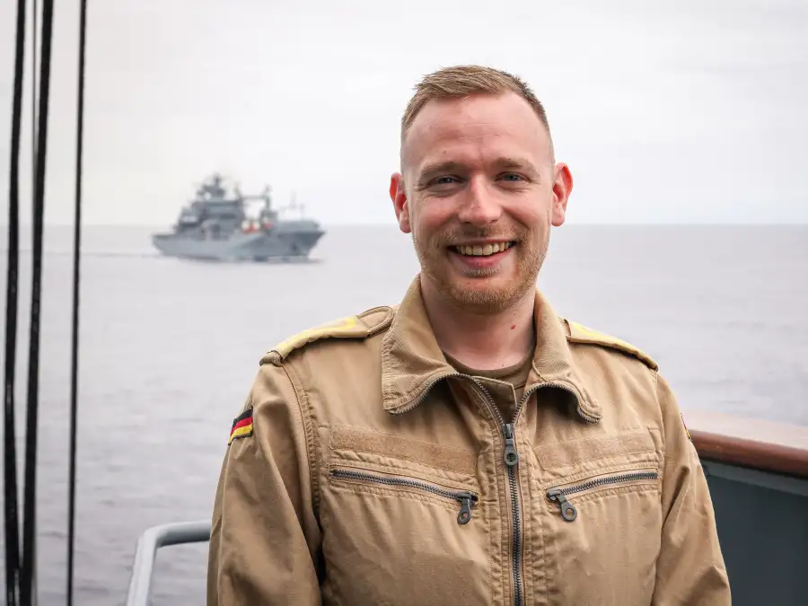 Marine auf dem Schirm – Wilhelmshavener macht das Bordleben bei ...