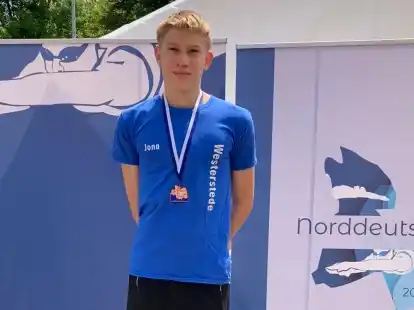 Norddeutsche Schwimm-Meisterschaften: Jona Röhling gewinnt Bronze