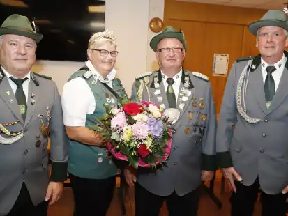 Willi Lüken neuen Schützenkönig von Altenoythe: 22 Bewerber beim Schießen