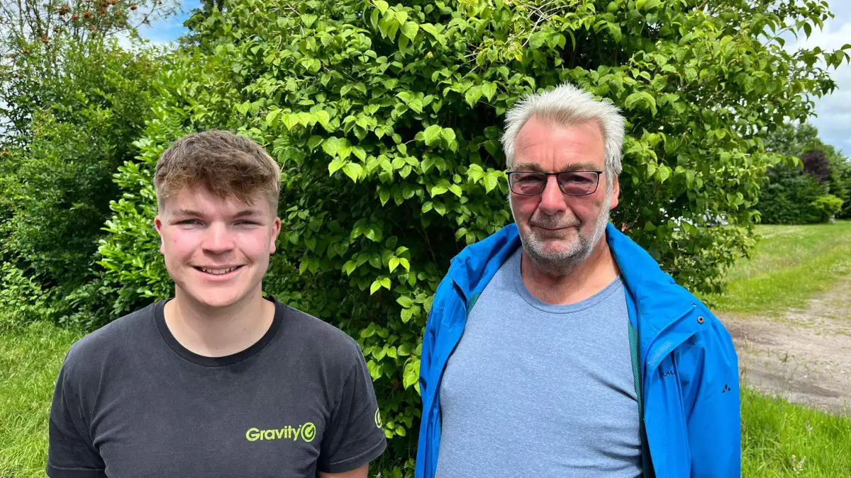 Fanfarenzug in Esens: Für Thorge Fischer und Herbert Ihben von der ...