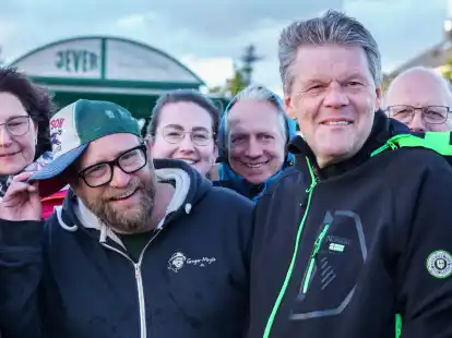 Unwetter verhindert Gregor-Meyle-Konzert beim Wochenende an der Jade in ...