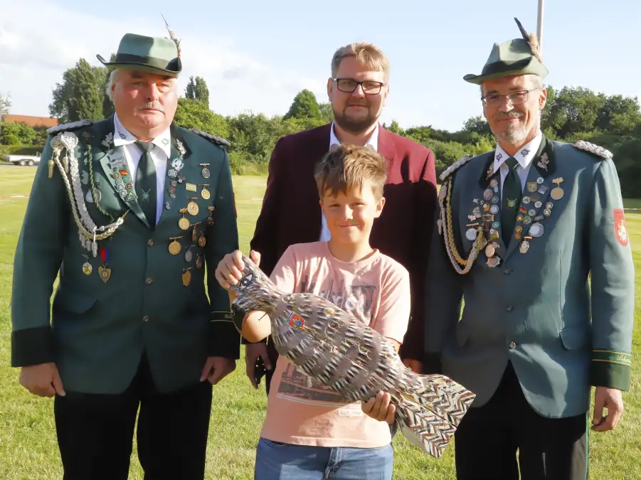 Schützenverein „Hubertus“ Scharrel: Erster Jugendkönig der Klubgeschichte heißt Sten Jonte Emken