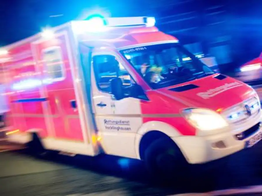 Auto landet hinter Wardenburg im Graben: Vermutlich ein medizinischer Notfall