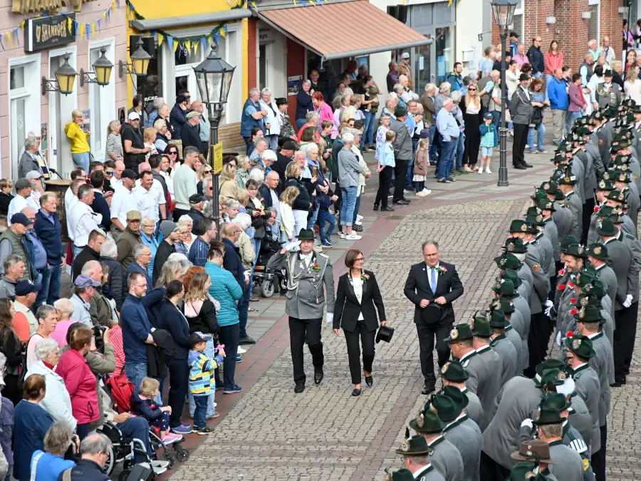 Bürgermeisterin Emken beschreibt zum Schützenfest das Wir-Gefühl der ...