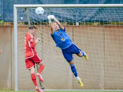 Fußball: Kickers Emden besiegt Hannover 96 II in Vorbereitungsspiel
