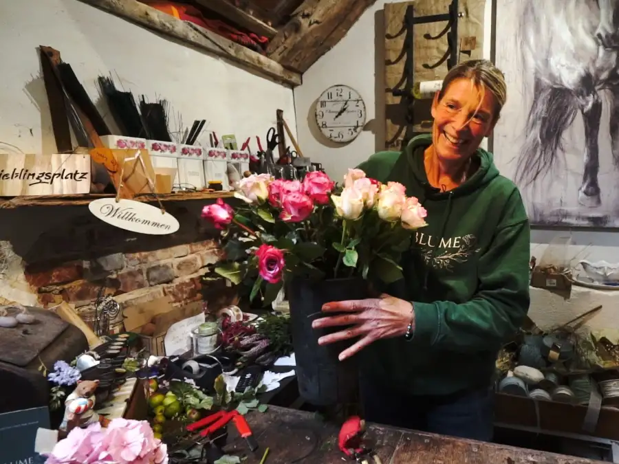 Floristin in Schoost: Ein Tag mit Cordula Staack in der „Waldblume“