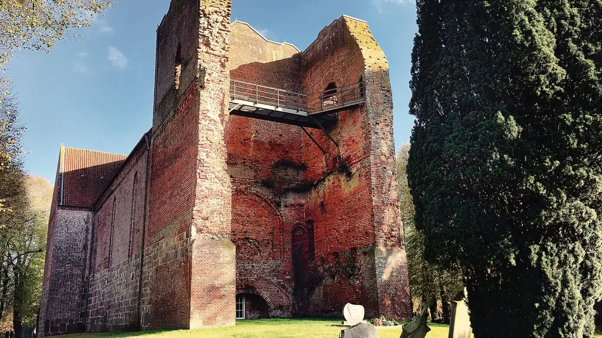 Reepsholter Turmruine zeugt von Machtkämpfen ostfriesischer Häuptlinge ...