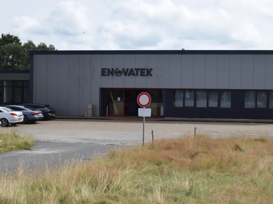 Enovatek in Jever: Lichttechnik-Hersteller zieht in ehemaligen Agando ...
