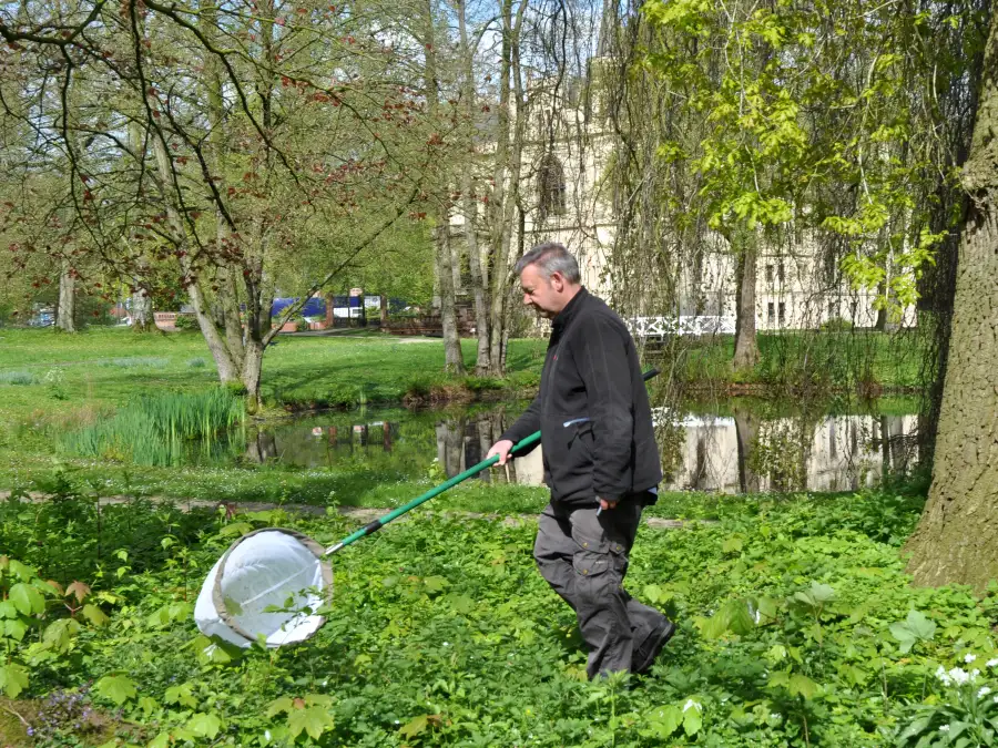 Hobbyforscher Jens-Hermann Stuke aus Ostfriesland beschäftigt sich in ...