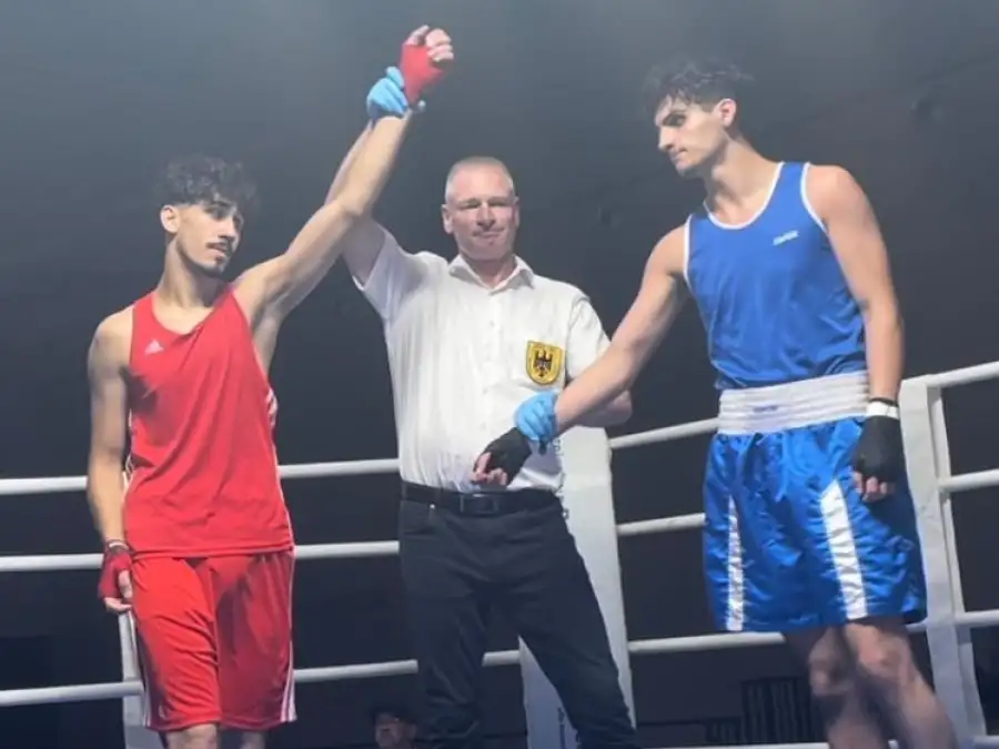 Boxen in Oldenburg: Hazar Disli siegt in Runde eins