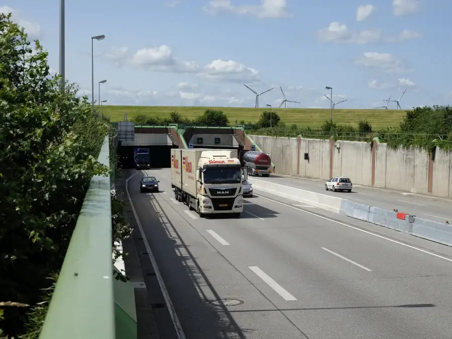 Autobahn bei Leer: Hauptfahrstreifen der A31 werden aufgrund von ...