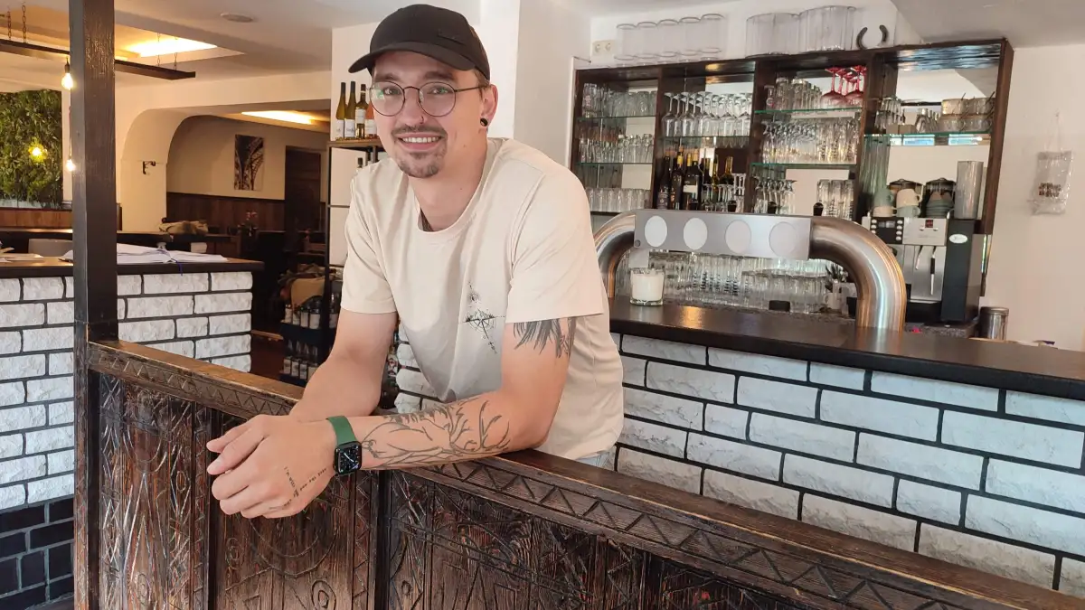 Maik Rebel erfüllt sich seinen Traum: Neues Restaurant „Rebell“ an der Hauptstraße in Wiesmoor ...