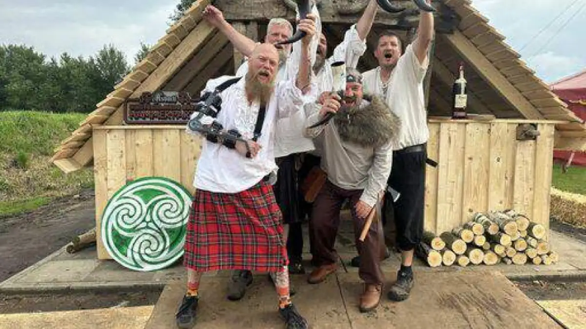 Campingplatz Falkensteinsee: Fünf Kumpels hämmern bei Kabel-1-Show