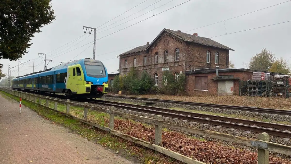 Bahnhaltepunkte in Neermoor, Ihrhove und Bunde sollen mit der ...