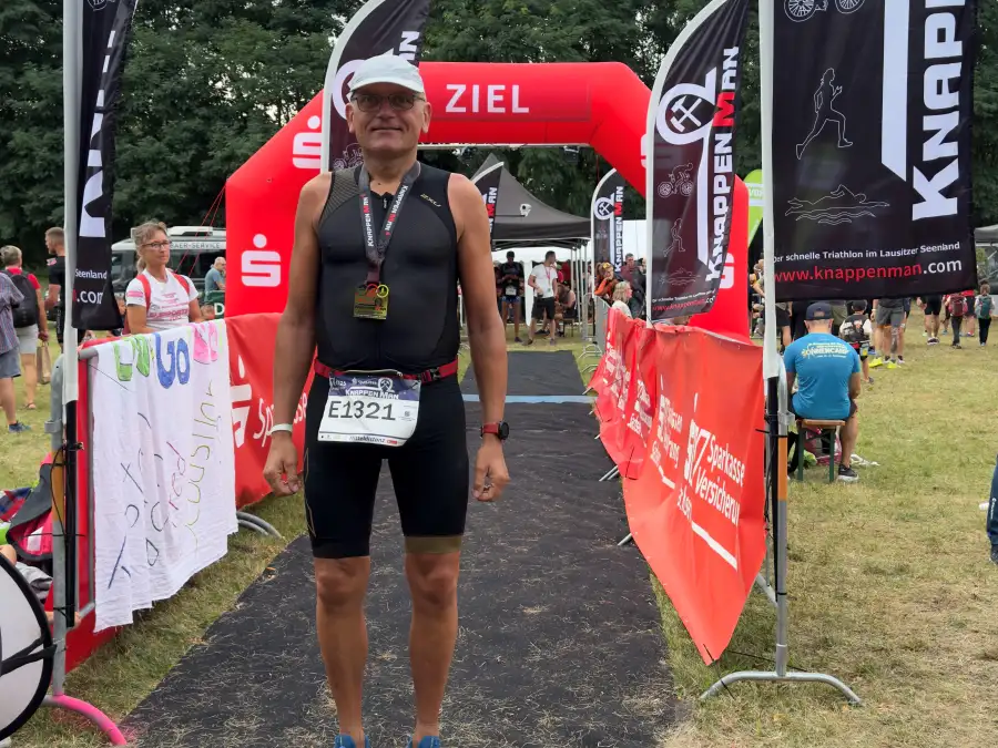 Triathlon in Lohsa: Andreas Broschinski (Emder LG) und Angela Bohn (MTV ...