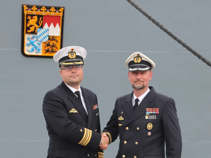 Kommandowechsel auf Fregatte „Bayern“ in Wilhelmshaven: Michael ...