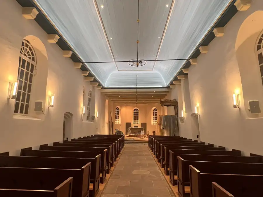 Sanierung der Kirche in Pewsum: Nicolaikirche erstrahlt nach drei Jahren in neuem Glanz