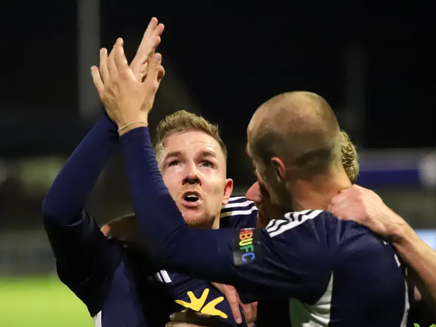 Kickers Emden: Doppelpacker und Eigentor lassen Kickers Emden gegen den ...