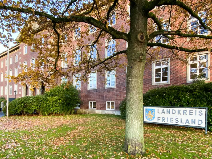 Anja Ender (SPD) könnte im Kreistag Friesland auf Sören Mandel folgen