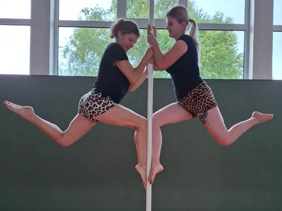 Neues Pole-Dance-Angebot in Altenoythe: In Hohefeld kann man jetzt an der Stange tanzen