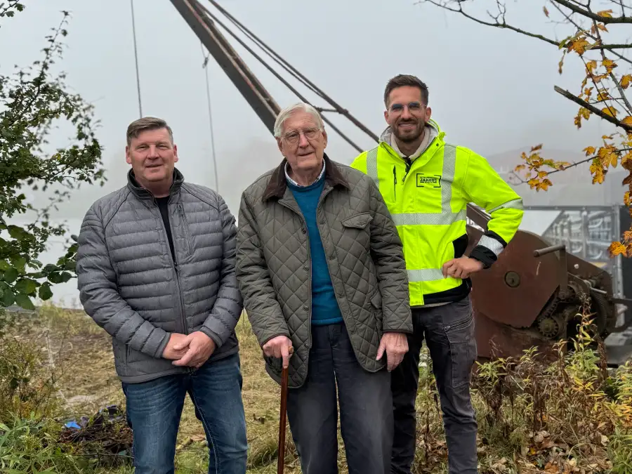 Historischer Kran in Emden: Restaurierung des Roten Siels beginnt ...