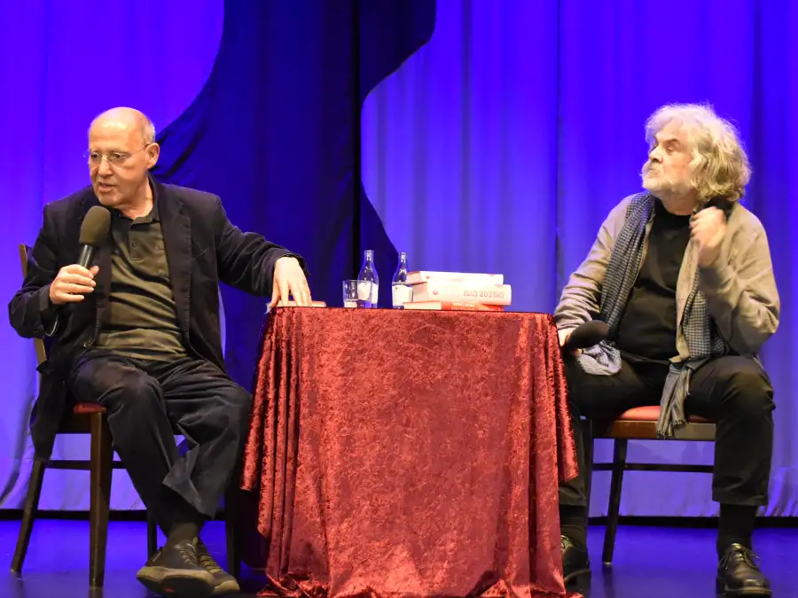 Gregor Gysi in Brake: Politische Show mit Humor und Gesellschaftskritik