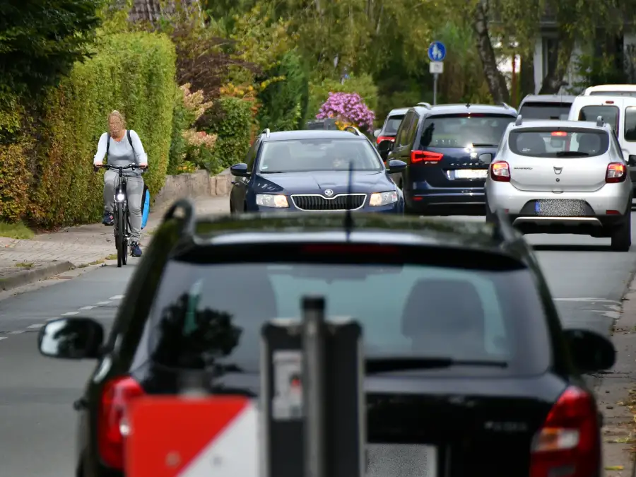 Längere Tempo-30-Zone in Stenum: Gesetzesänderung kann alten Zwist um ...