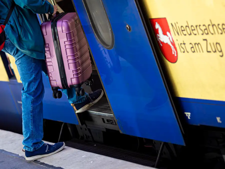 Niedersachsen-Ticket wird ab Mitte Dezember teurer – Auch bei anderen ...