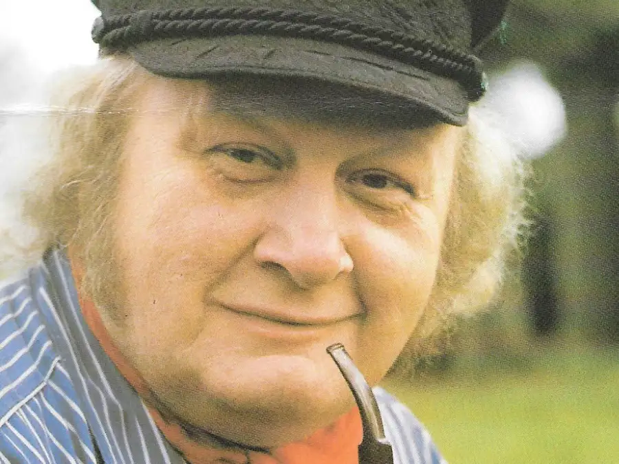 Hannes Flesner in Aurich: Ehrenfeier mit Grünkohl und Live-Musik zum 96 ...