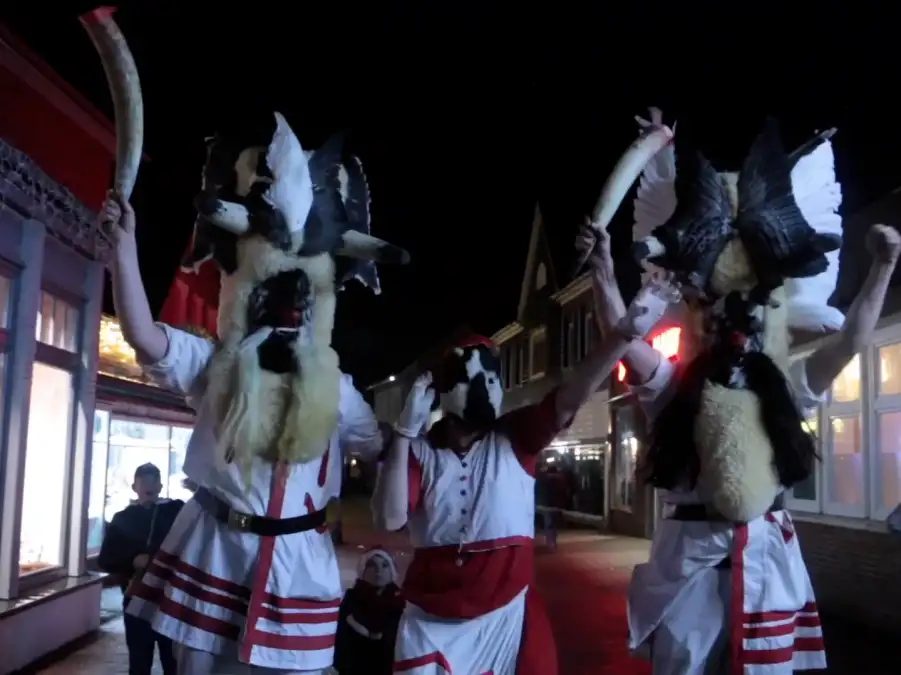 Klaasohm-Fest auf Borkum: Bürgermeister, Borkumer Jungens und Frauen ...
