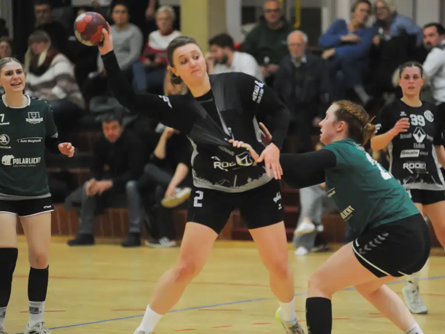 Handball in Elsfleth: ETB-Frauen erkämpfen Unentschieden in der ...