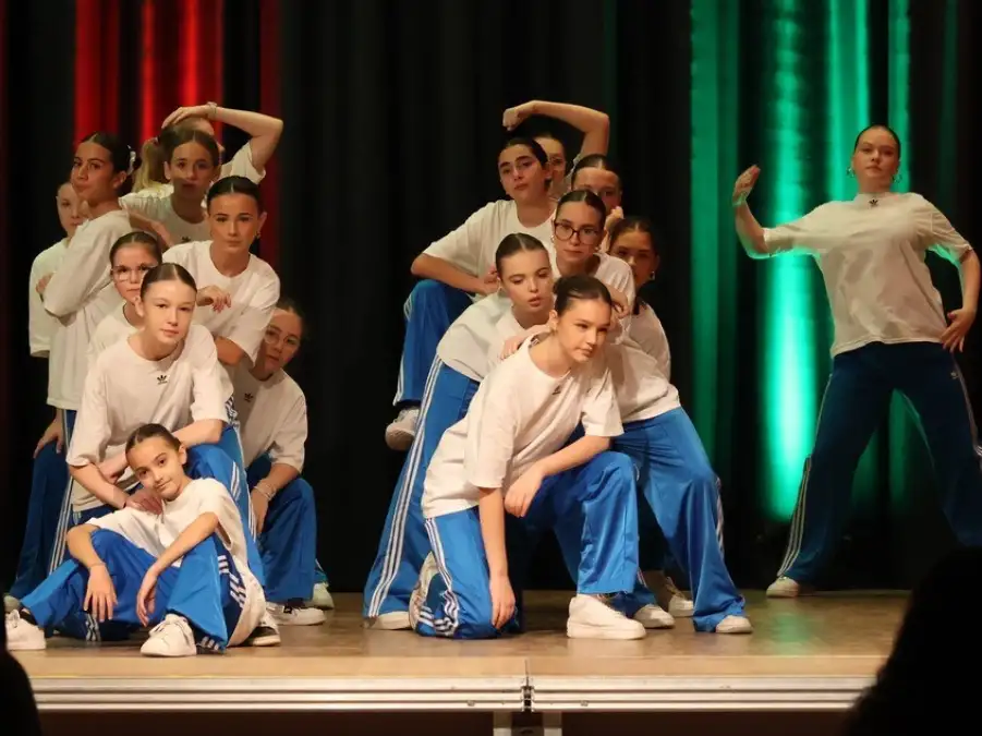 Weihnachtsshow der Tanzschule Dunse: Choreografien für die beste Zeit ...