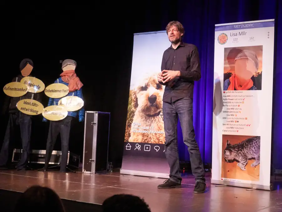Medienkompetenz: Moritz Becker gibt Tipps in Jahnhalle Nordenham ...
