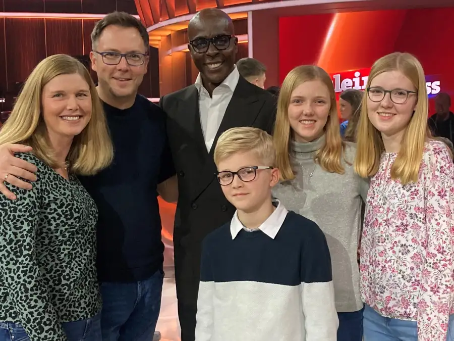 Emil Hiller in Wildeshausen: Zehnjähriger Achterbahn-Experte besiegt Bruce Darnell in TV-Show