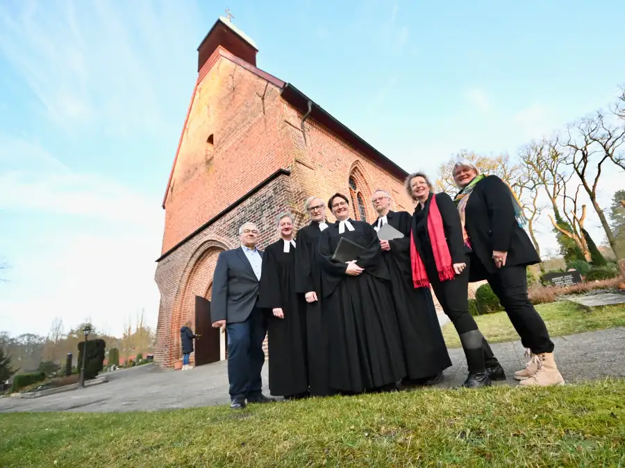 Pastorin in Hude: Emotionaler Abschied von Birte Wielage vor Wechsel ...