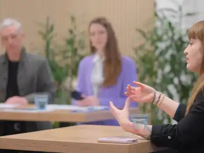 Heidi Reichinnek (Die Linke) zu Gast in der NWZ-Wahlarena: Heimlicher ...