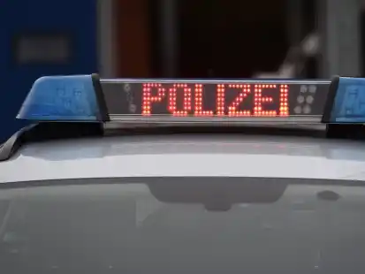 Unfallflucht in Aurich: Verkehrsinsel gerammt – Polizei sucht Zeugen