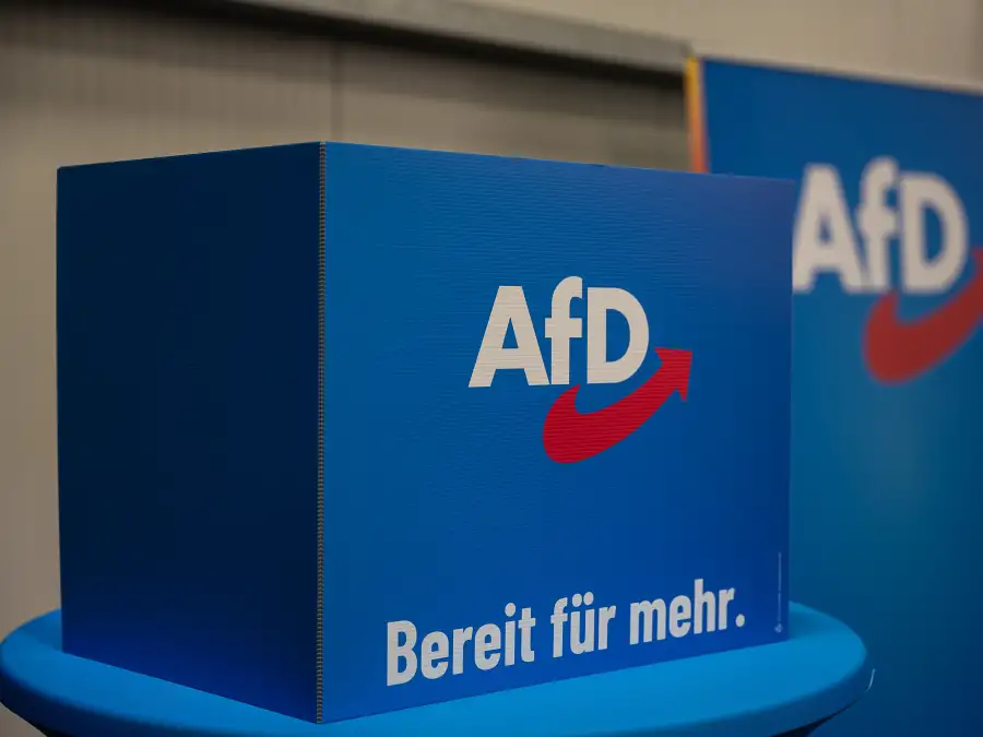AfD in Deutschland: Partei sät Zweifel an Wahlhelfern durch Aufruf zur ...
