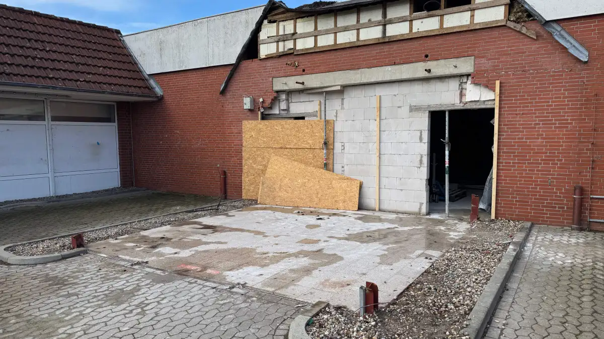 Edeka-Neubau in Norden: Umbau des alten Real-Marktes gestartet