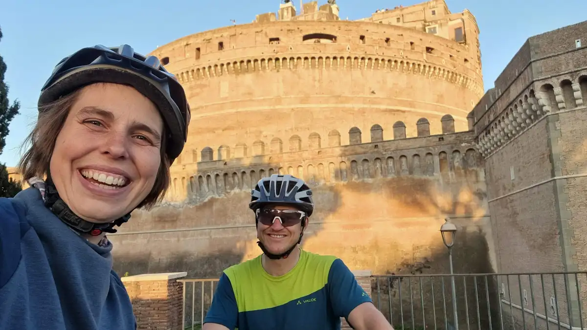 Mit dem Fahrrad um die Welt: Radler aus Emden ändern für Bundestagswahl ...