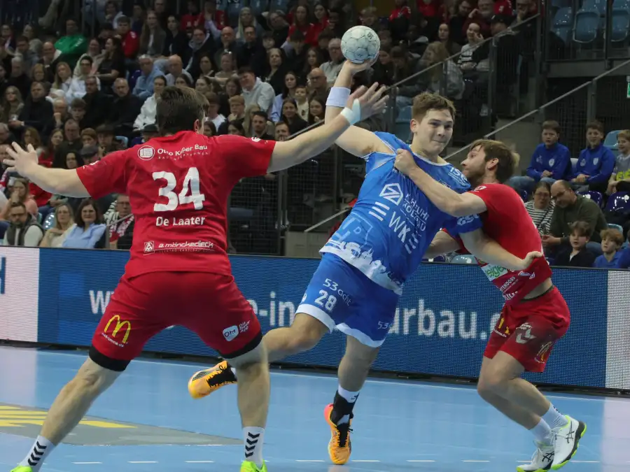Handball-Regionalliga: TvdH Oldenburg siegt in kleiner EWE-Arena gegen TV Cloppenburg