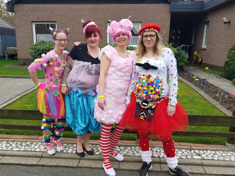 Karneval in Friesland: Lehrlingslaufen und Lumpenball sorgen für bunten ...
