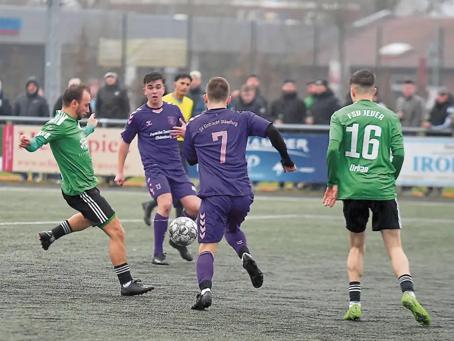 Fußball: FSV Jever gewinnt spannendes Duell gegen Oldenburg - SG Wangerland siegt souverän